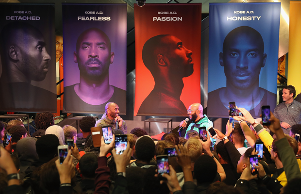 Video: Kobe Bryant Meets Fans at Nike Town London - Hoopsfix.com