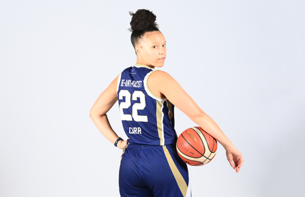 VIDEO: Cat Carr makes 25, 10 & 10 look EASY! - Hoopsfix.com