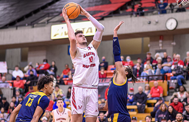 Ethan Price named Big Sky Conference Freshman of the Year - Hoopsfix.com